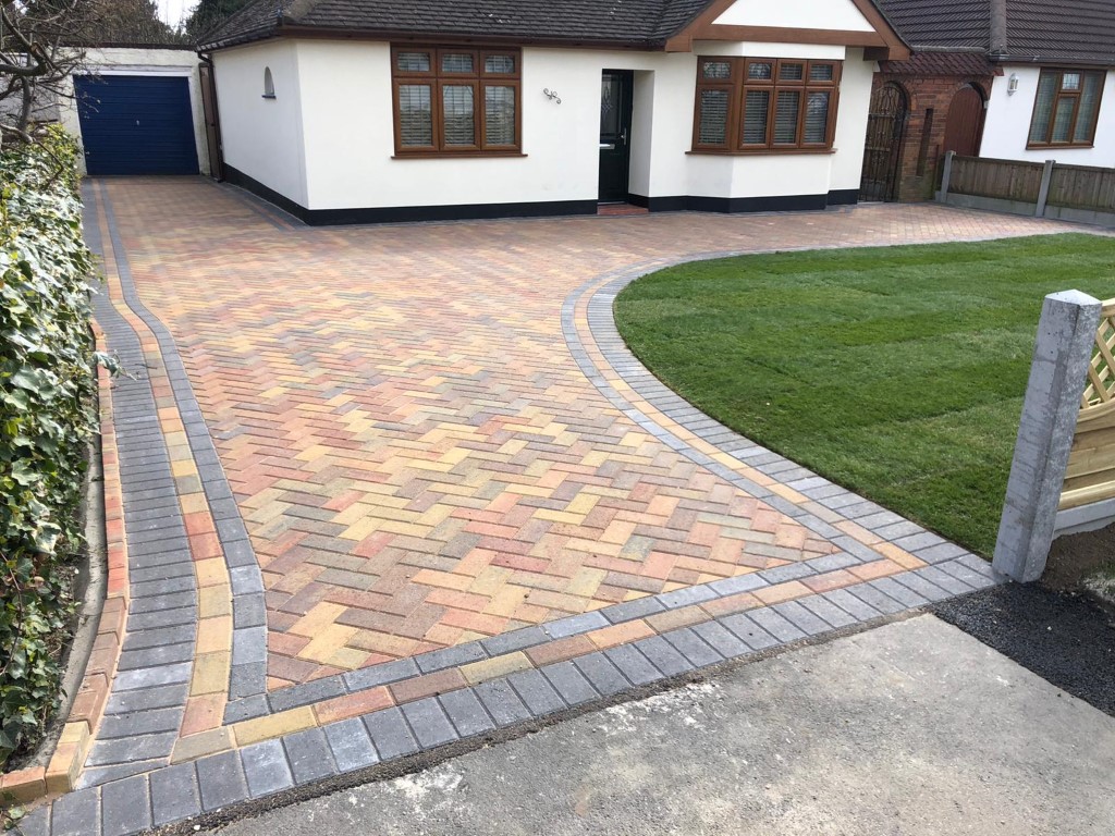 Driveway and Patio Paving Installers Rowhedge - Free Estimates